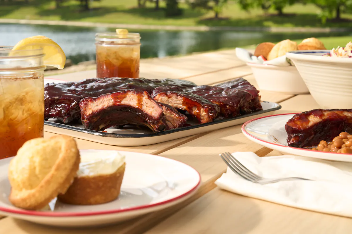 The Six Best Wood Flavors for Smoking, and What to Cook with Them ...