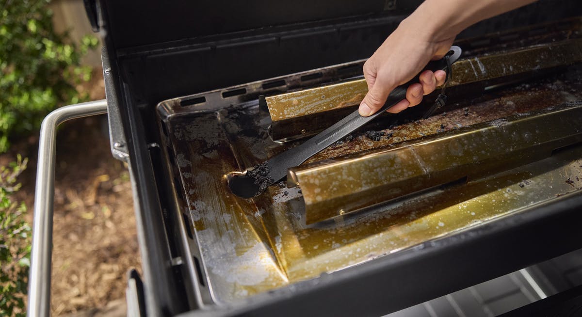 Weber Smoque Cleaning and Maintenance Guide | News | Weber BBQ