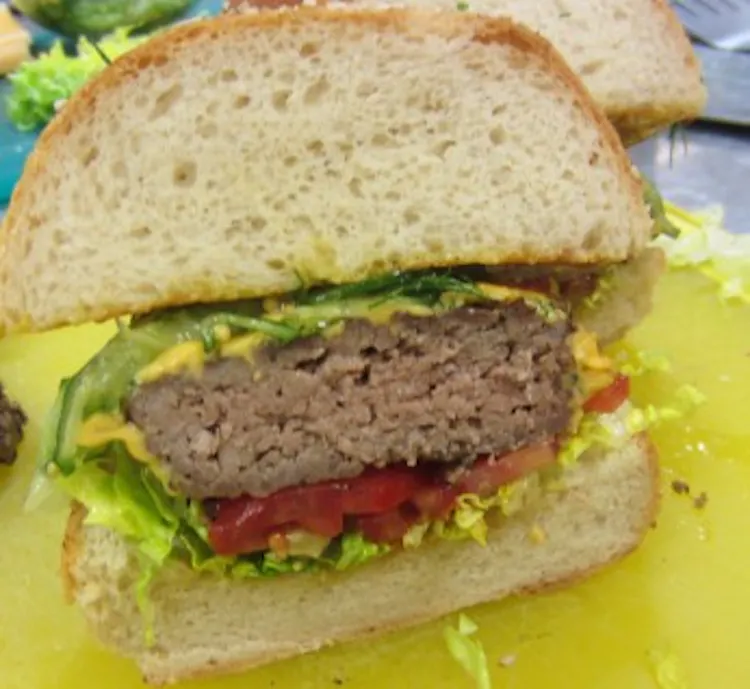 Gourmet Pepper Crust Burgers with Homemade Buns | Beef | Weber recipes